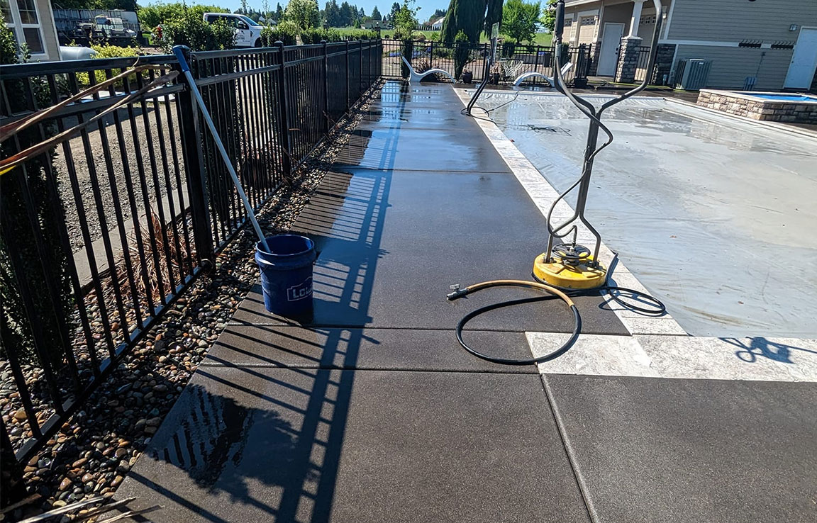 Step-By-Step Guide to Pressure Washing Your Driveway - Clark County ...